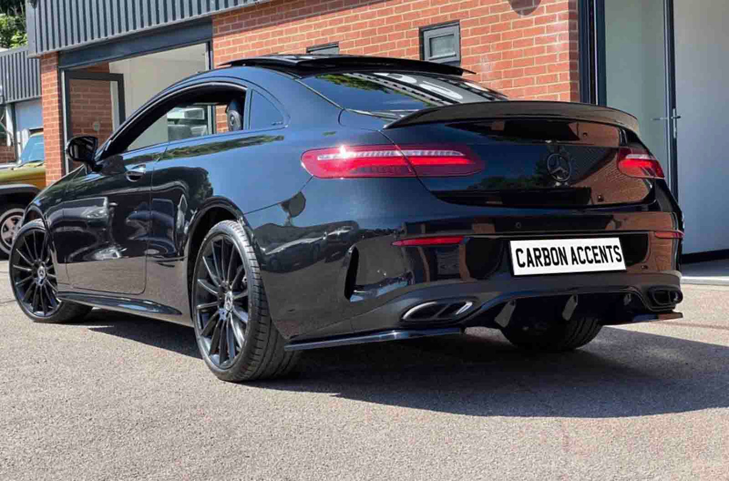 Mercedes E-Class C238 Spoiler Gloss Black AMG Style – Carbon Accents